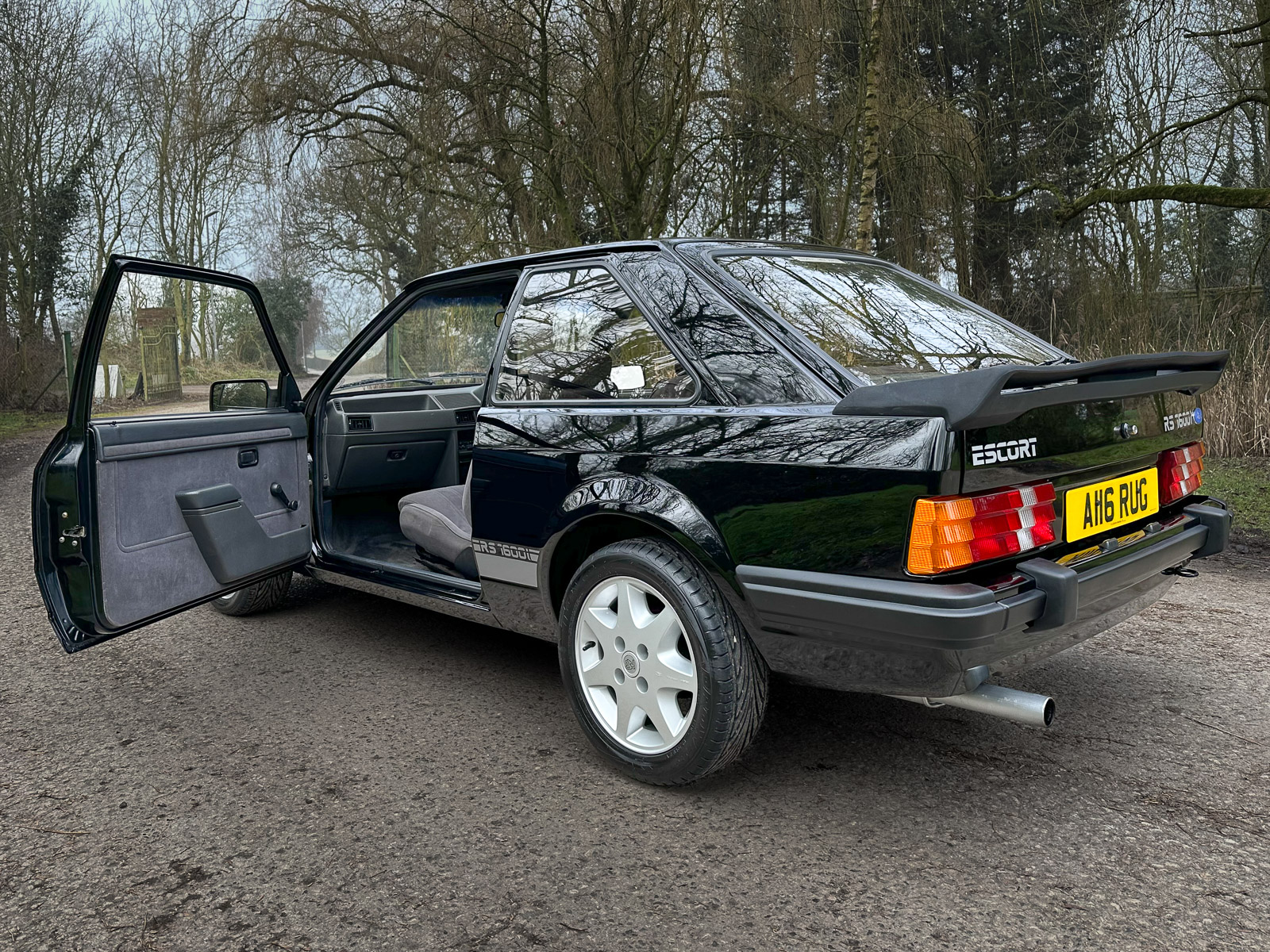 Lot 33 - 1983 Ford Escort RS1600i