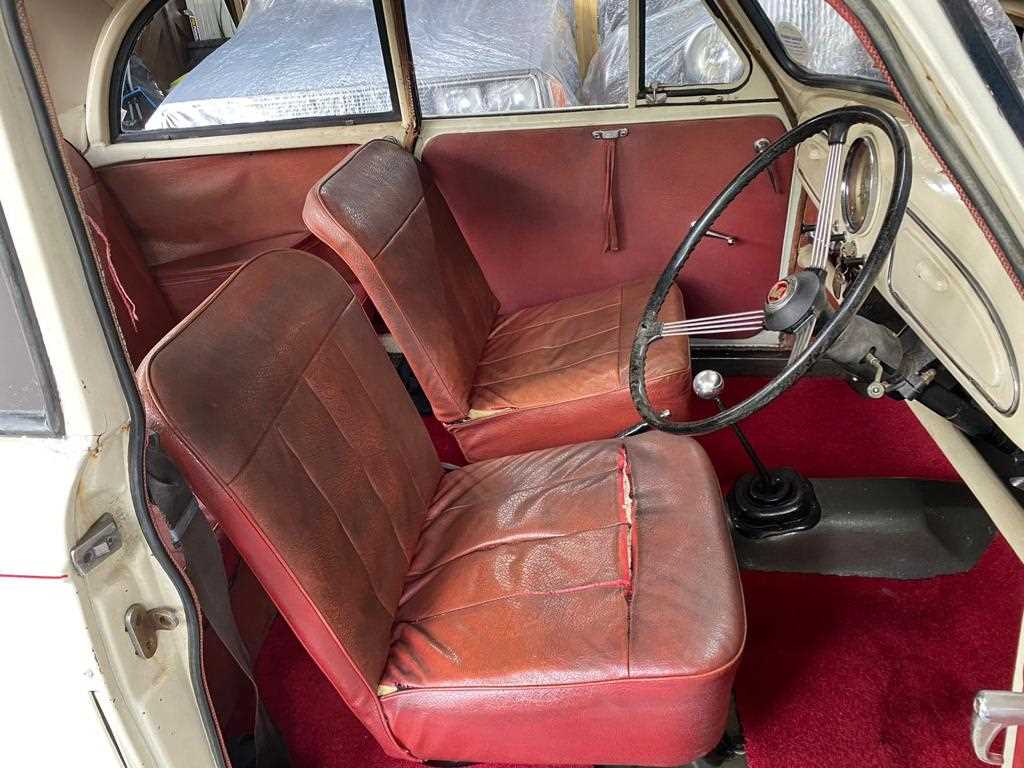 Lot 57 - 1960 Morris Minor 1000 Two-Door