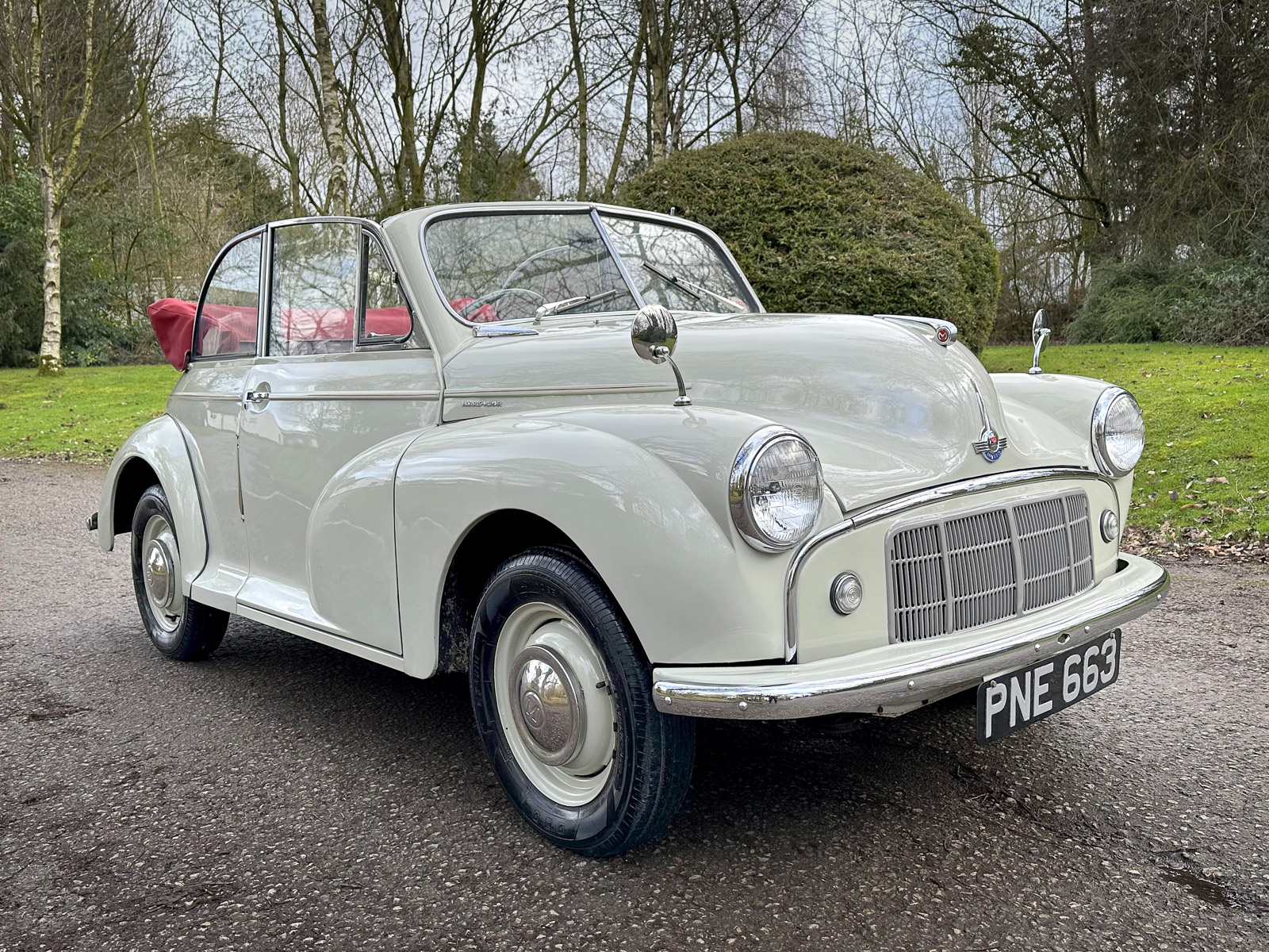 Lot 58 - 1954 Morris Minor Tourer
