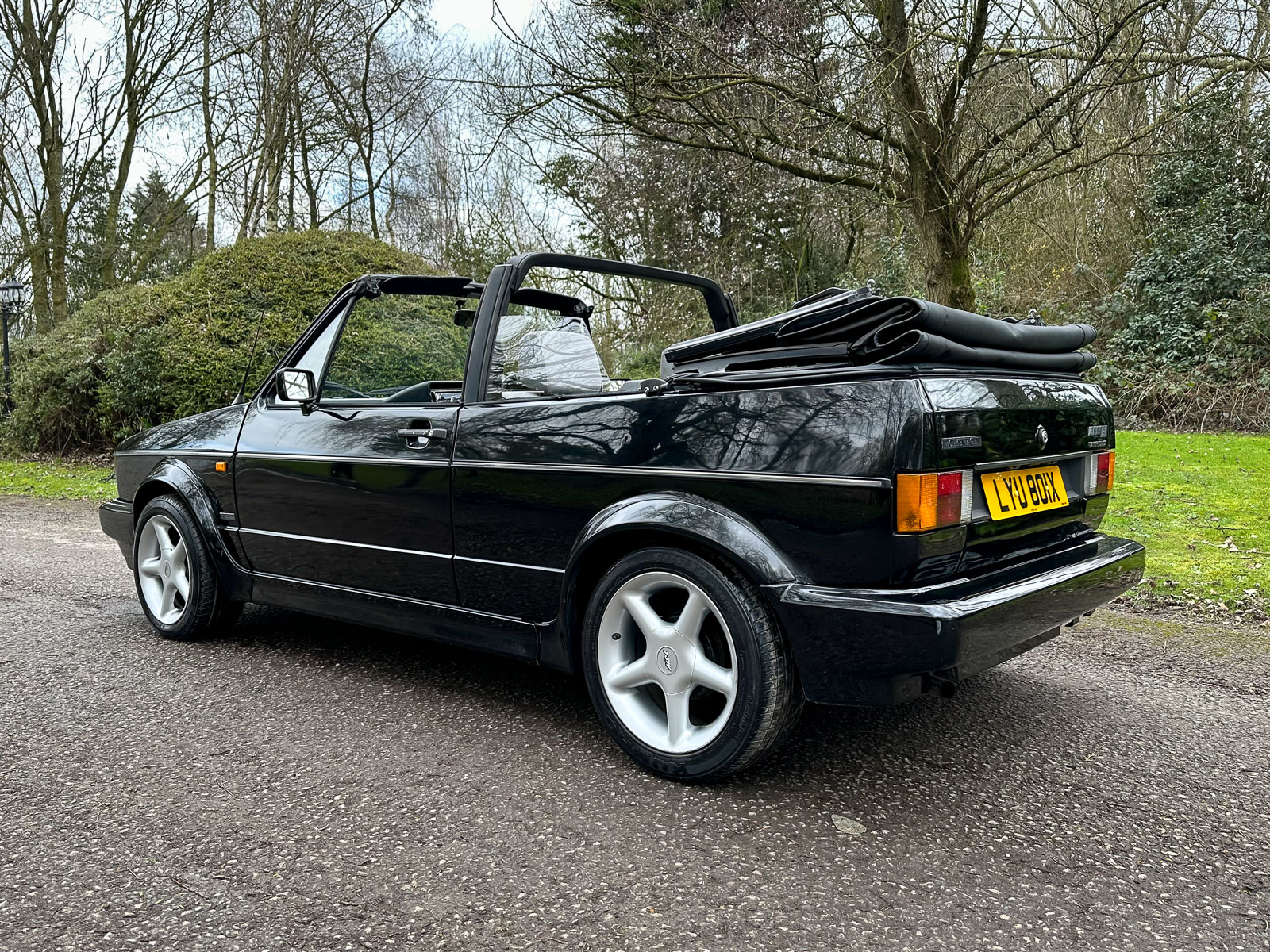 Lot 27 - 1982 Volkswagen Golf Cabriolet GL