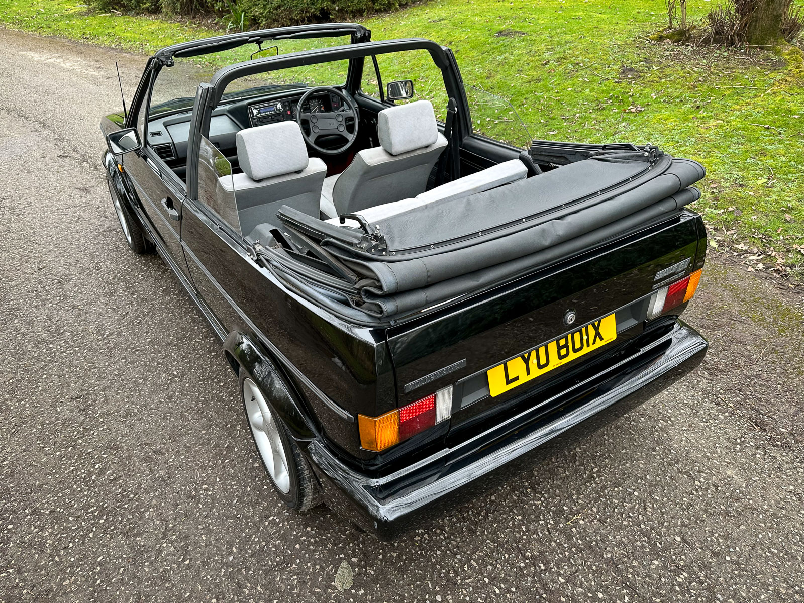 Lot 27 - 1982 Volkswagen Golf Cabriolet GL