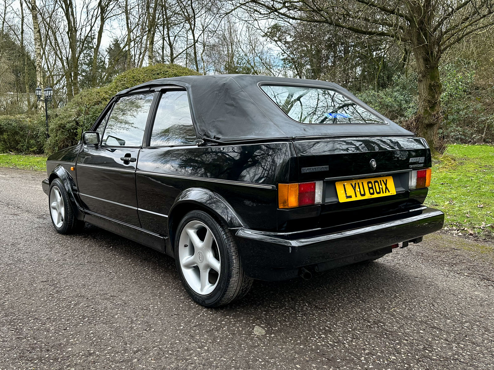 Lot 27 - 1982 Volkswagen Golf Cabriolet GL