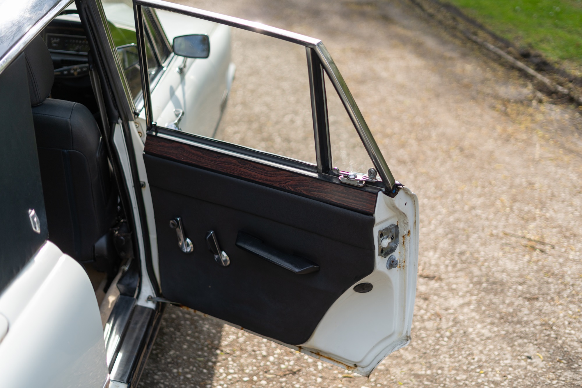 Lot 43 - 1975 Rover 2200 SC