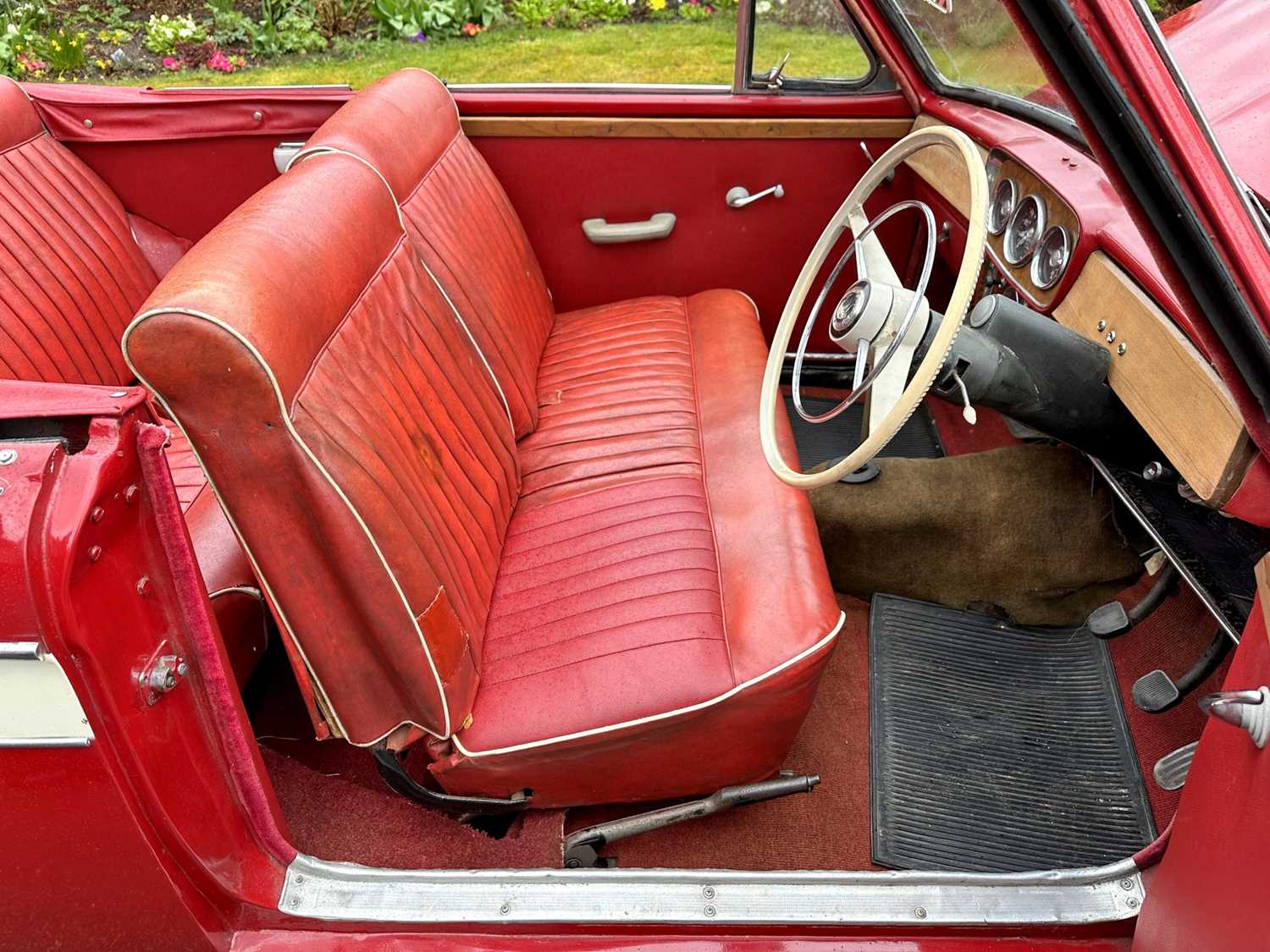 Lot 55 - 1961 Singer Gazelle Convertible